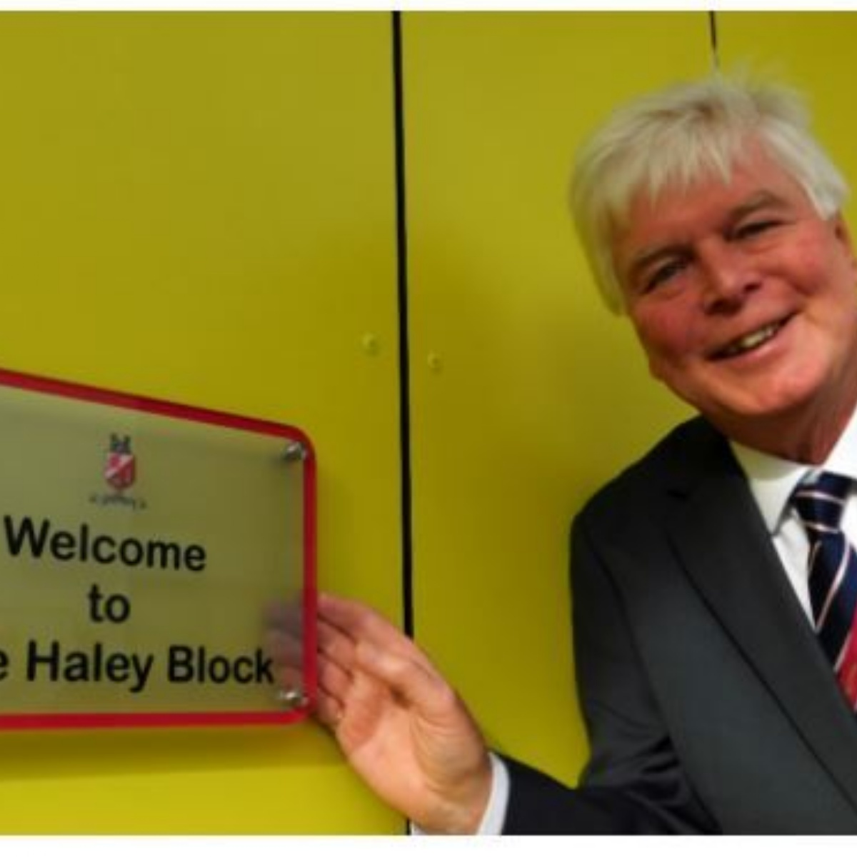New English and Languages building officially opened - West Hatch High ...